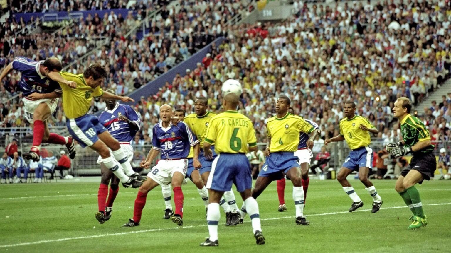 From Maradona to Messi - Chasing A Cup